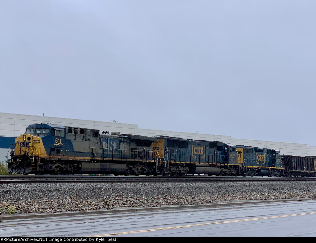 CSX 511 on Q561